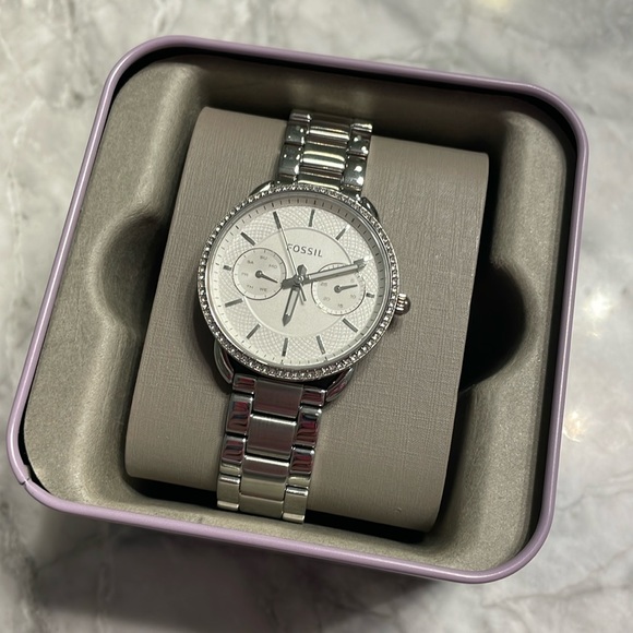Fossil | Accessories | Fossil Stainless Steel Watch With Fossil Case | Poshmark